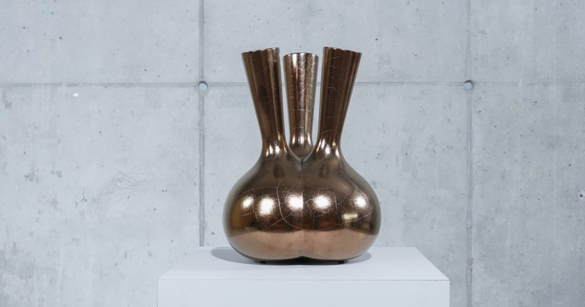 Cor Unum MaMa Vaas Brons door Roderick Vos | VOS